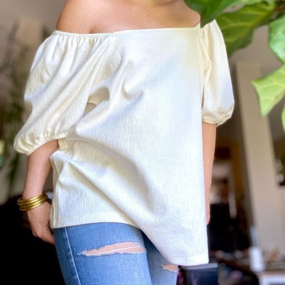 a.n.a | Tops | Ana White On Off Shoulder Flutter Sleeve Blouse | Poshmark
